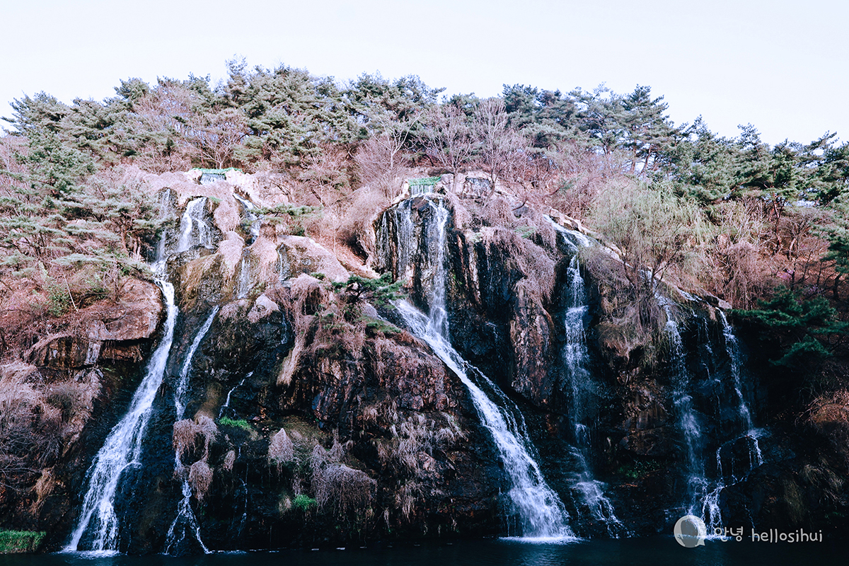 Korea 2024: Chill Moments at Cafe Pokpo by the Falls – hellosihui