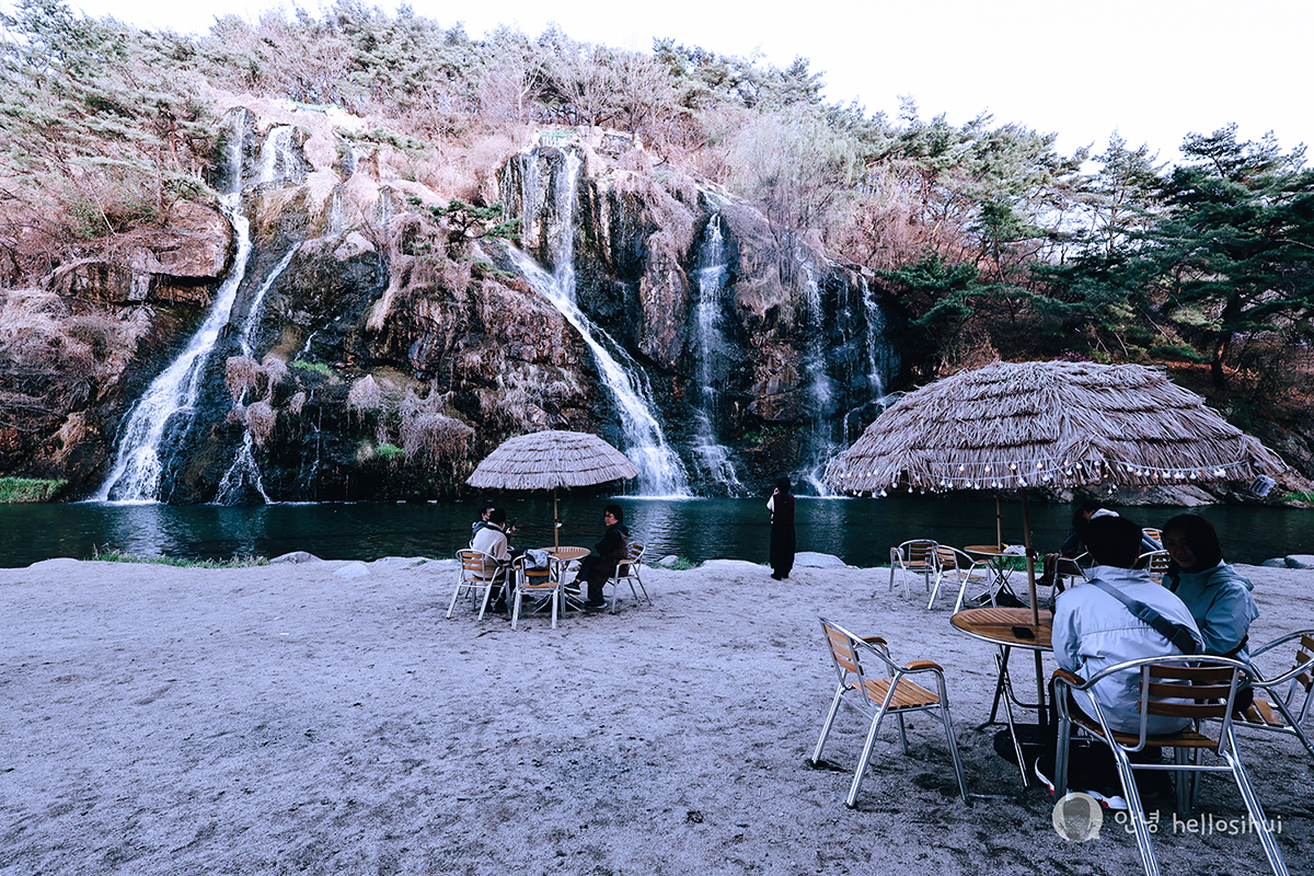 Korea 2024: Chill Moments at Cafe Pokpo by the Falls – hellosihui