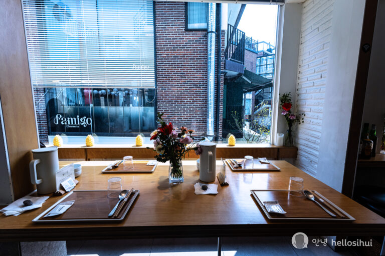 Korea 2025: Salmon Noodles 미쁘동 연남 Mibbedong Yeonnam – hellosihui